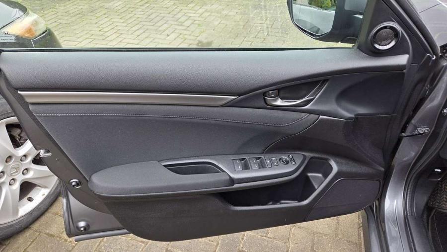 Pelēks Honda Civic 2018 Prienai, ar dzinēja tilpumu 0.99 L un nobraukumu 150 tūkst. km par 9650 €, foto 15 vietnē AUTOMOTO.COM.LV