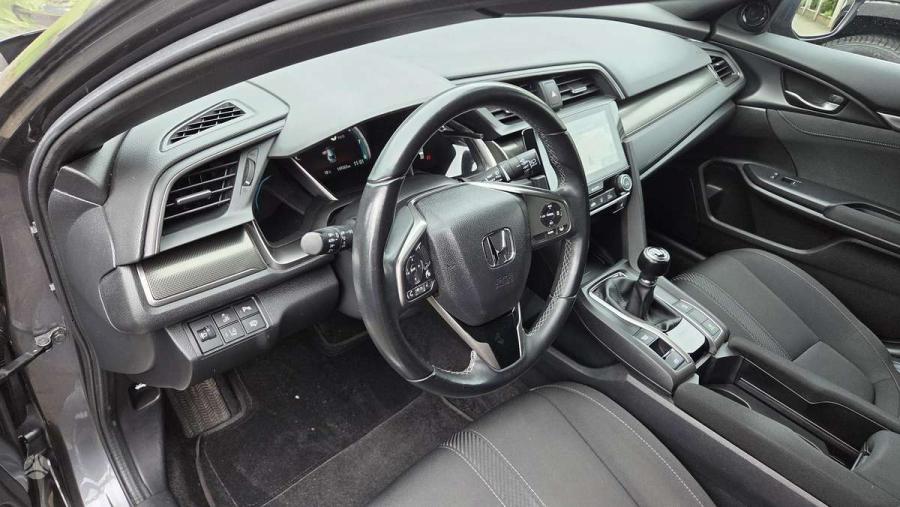 Pelēks Honda Civic 2018 Prienai, ar dzinēja tilpumu 0.99 L un nobraukumu 150 tūkst. km par 9650 €, foto 16 vietnē AUTOMOTO.COM.LV