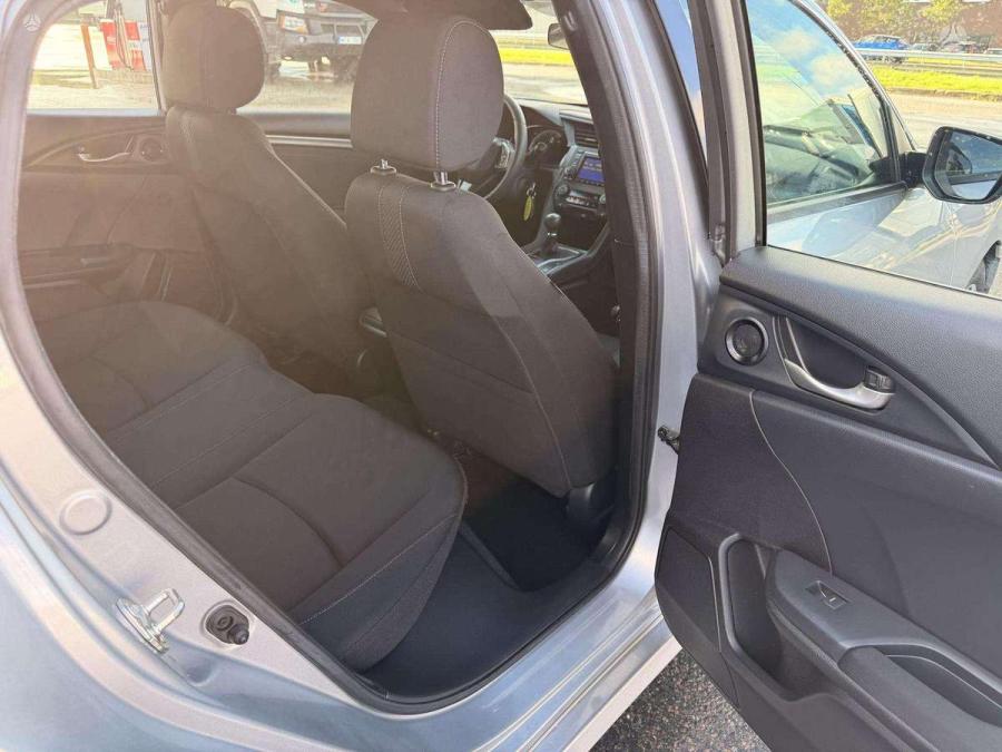 Pelēks Honda Civic 2018 Viļņa, ar dzinēja tilpumu 0.99 L un nobraukumu 137 tūkst. km par 10950 €, foto 19 vietnē AUTOMOTO.COM.LV