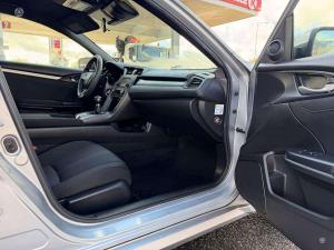 Pelēks Honda Civic 2018 Viļņa, ar dzinēja tilpumu 0.99 L un nobraukumu 137 tūkst. km par 10950 €, foto 22 vietnē AUTOMOTO.COM.LV