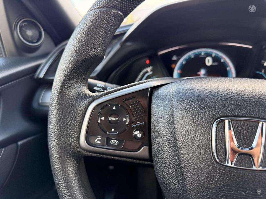 Pelēks Honda Civic 2018 Viļņa, ar dzinēja tilpumu 0.99 L un nobraukumu 137 tūkst. km par 10950 €, foto 30 vietnē AUTOMOTO.COM.LV