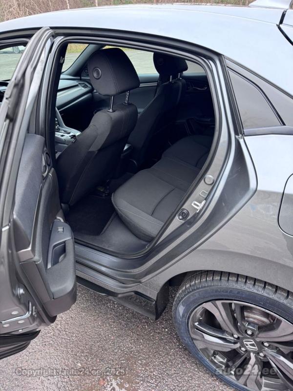 Pelēks Honda Civic 2019 Tallina, ar dzinēja tilpumu 1.50 L un nobraukumu 96 tūkst. km par 17900 €, foto 11 vietnē AUTOMOTO.COM.LV