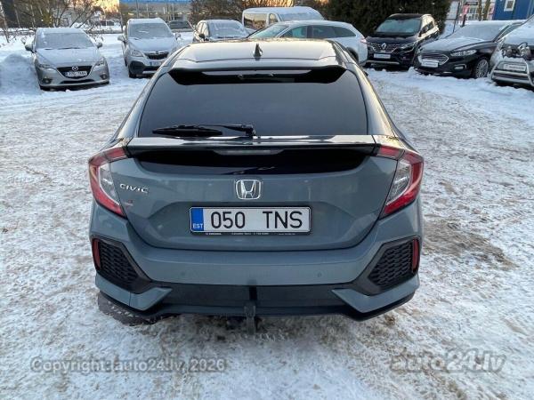Grey Honda Civic 2019 in Tartu, with an engine capacity of 1.60 L and mileage of 119 thousand km for 14990 €, photo 6 on AUTOMOTO.COM.LV
