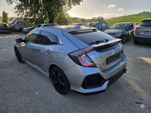 Pelēks Honda Civic 2019 Panevēža, ar dzinēja tilpumu 1.60 L un nobraukumu 119 tūkst. km par 7500 €, foto 6 vietnē AUTOMOTO.COM.LV
