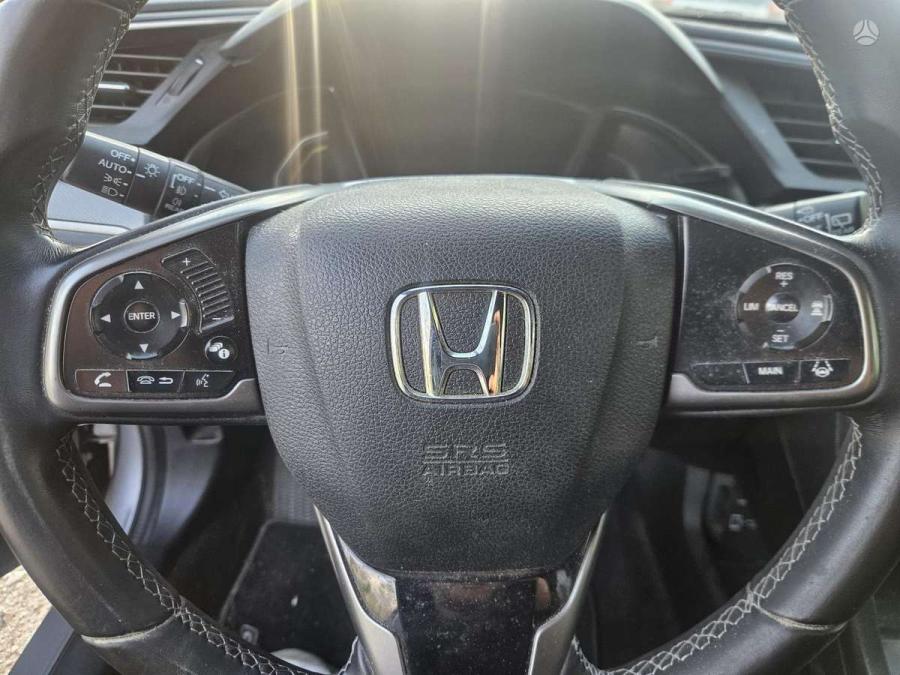 Pelēks Honda Civic 2019 Panevēža, ar dzinēja tilpumu 1.60 L un nobraukumu 119 tūkst. km par 7500 €, foto 9 vietnē AUTOMOTO.COM.LV