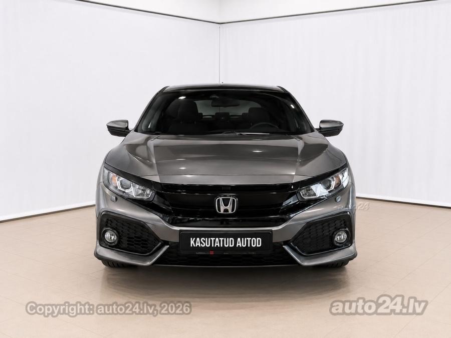 Grey Honda Civic 2019 in Tallinn, with an engine capacity of 1.00 L and mileage of 102 thousand km for 13490 €, photo 4 on AUTOMOTO.COM.LV