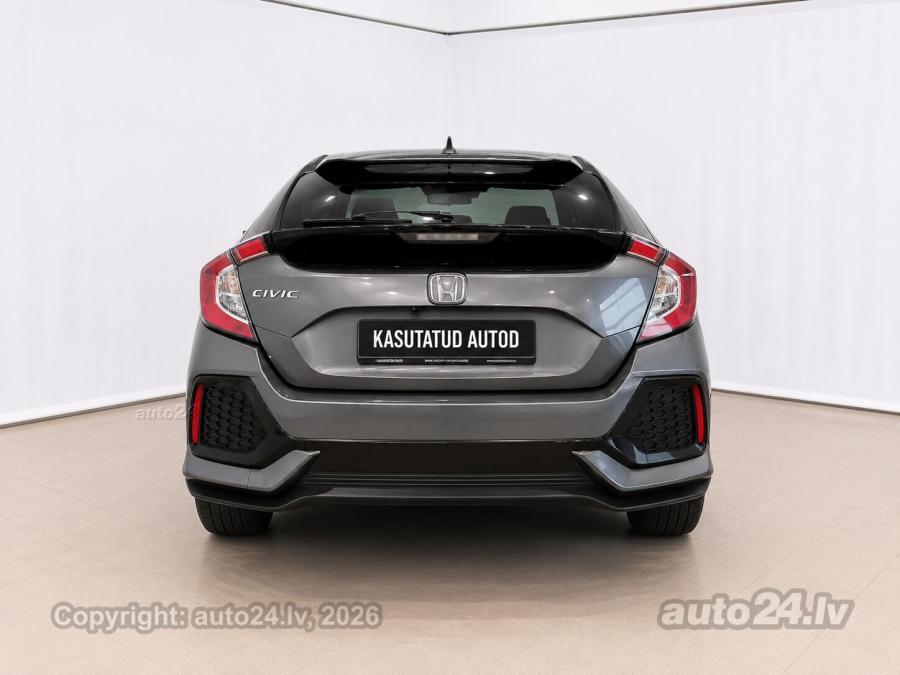 Grey Honda Civic 2019 in Tallinn, with an engine capacity of 1.00 L and mileage of 102 thousand km for 13490 €, photo 5 on AUTOMOTO.COM.LV