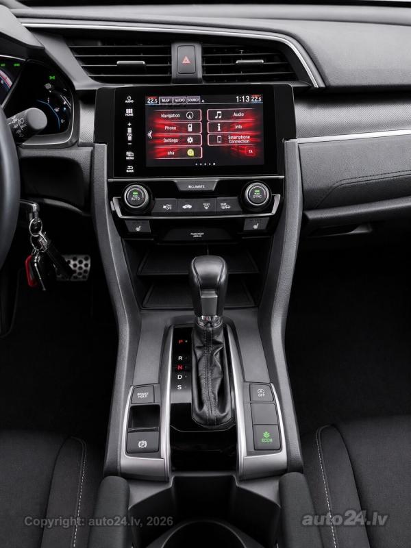 Grey Honda Civic 2019 in Tallinn, with an engine capacity of 1.00 L and mileage of 102 thousand km for 13490 €, photo 9 on AUTOMOTO.COM.LV