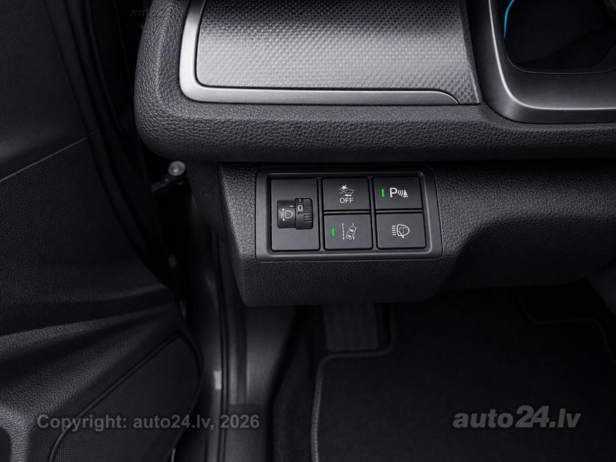 Grey Honda Civic 2019 in Tallinn, with an engine capacity of 1.00 L and mileage of 102 thousand km for 13490 €, photo 17 on AUTOMOTO.COM.LV