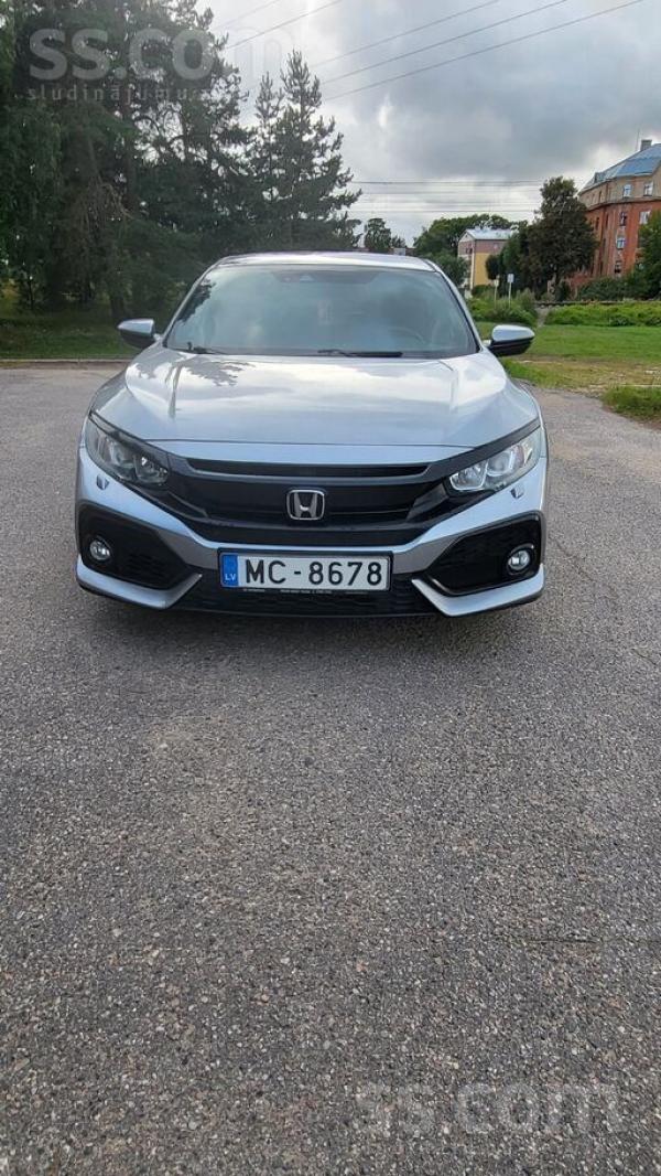 Grey Honda Civic 2019 in Riga, with an engine capacity of 1.00 L and mileage of 128 thousand km for 11200 €, photo 2 on AUTOMOTO.COM.LV