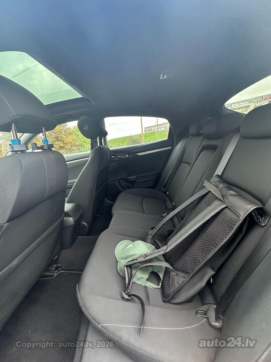 Pelēks Honda Civic 2019 Tallina, ar dzinēja tilpumu 1.50 L un nobraukumu 58 tūkst. km par 17900 €, foto 14 vietnē AUTOMOTO.COM.LV