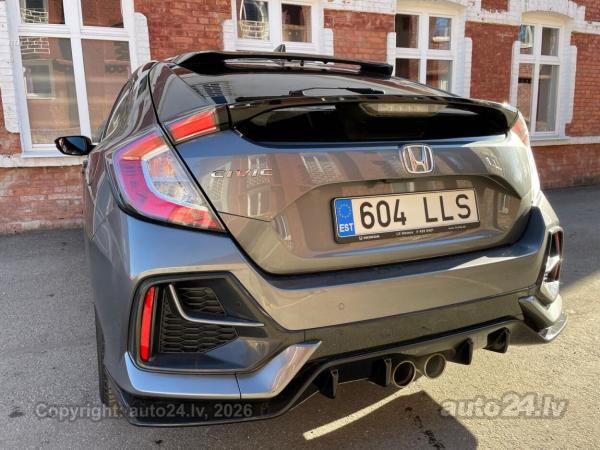 Grey Honda Civic 2020 in Tallinn, with an engine capacity of 1.50 L and mileage of 59 thousand km for 20990 €, photo 4 on AUTOMOTO.COM.LV