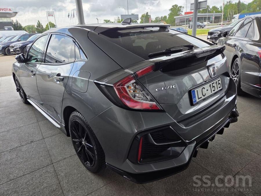 Grey Honda Civic 2020 in Riga, with an engine capacity of 1.50 L and mileage of 138 thousand km for 550 €, photo 3 on AUTOMOTO.COM.LV