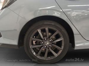 Grey Honda Civic 2020 in Tallinn, with an engine capacity of 0.00 L and mileage of 66 thousand km for 17990 €, photo 13 on AUTOMOTO.COM.LV