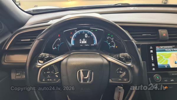 Grey Honda Civic 2020 in Tartu, with an engine capacity of 1.00 L and mileage of 174 thousand km for 11900 €, photo 10 on AUTOMOTO.COM.LV