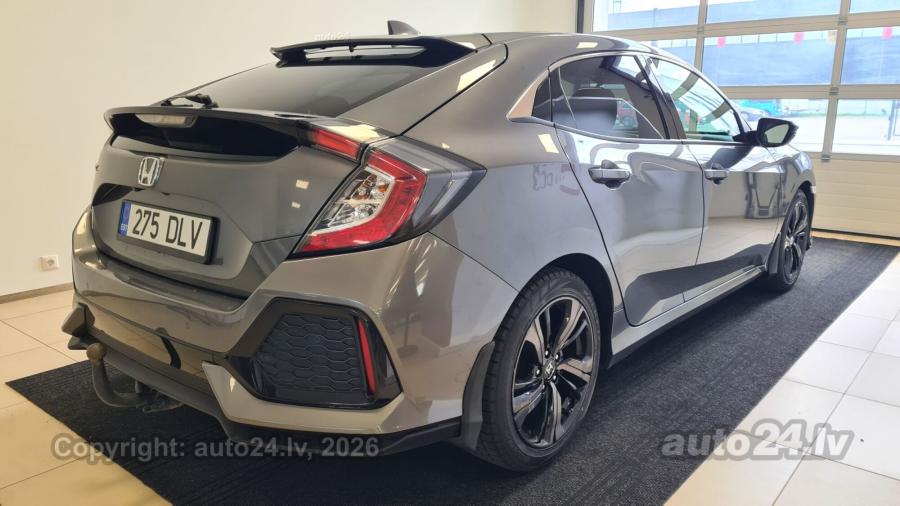 Grey Honda Civic 2020 in Tartu, with an engine capacity of 1.00 L and mileage of 174 thousand km for 11900 €, photo 4 on AUTOMOTO.COM.LV