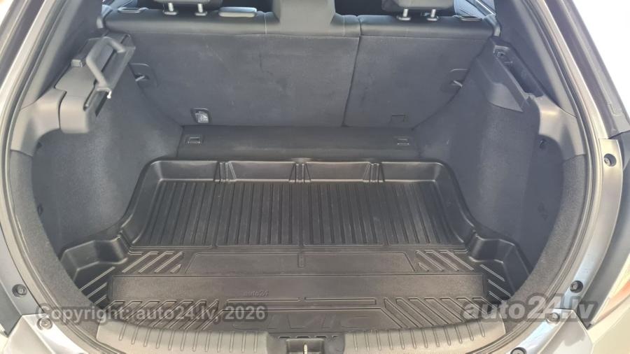Grey Honda Civic 2020 in Tartu, with an engine capacity of 1.00 L and mileage of 174 thousand km for 11900 €, photo 19 on AUTOMOTO.COM.LV