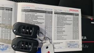 Grey Honda Civic 2020 in Tartu, with an engine capacity of 1.00 L and mileage of 174 thousand km for 11900 €, photo 20 on AUTOMOTO.COM.LV