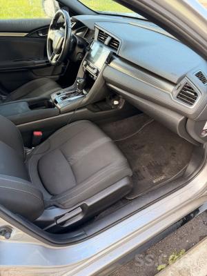 Pelēks Honda Civic 2020 Rīga, ar dzinēja tilpumu 1.50 L un nobraukumu 154 tūkst. km par 15000 €, foto 9 vietnē AUTOMOTO.COM.LV