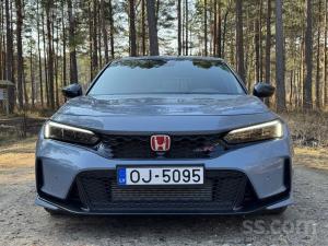 Pelēks Honda Civic 2025 Rīga, ar dzinēja tilpumu 2.00 L un nobraukumu 4 tūkst. km par 52500 €, foto 3 vietnē AUTOMOTO.COM.LV