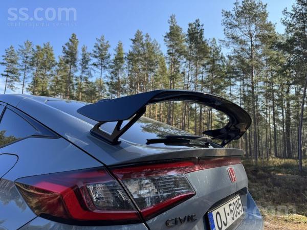 Grey Honda Civic 2025 in Riga, with an engine capacity of 2.00 L and mileage of 4 thousand km for 52500 €, photo 7 on AUTOMOTO.COM.LV