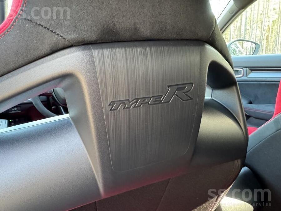 Pelēks Honda Civic 2025 Rīga, ar dzinēja tilpumu 2.00 L un nobraukumu 4 tūkst. km par 52500 €, foto 24 vietnē AUTOMOTO.COM.LV