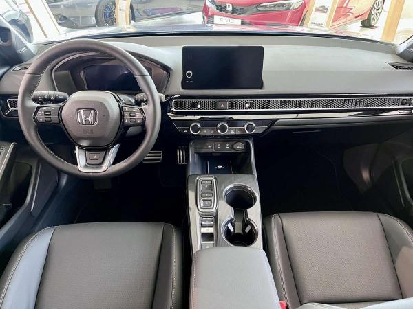 Grey Honda Civic 2026 in Vilnius, with an engine capacity of 1.99 L and mileage of 0 thousand km for 37490 €, photo 8 on AUTOMOTO.COM.LV