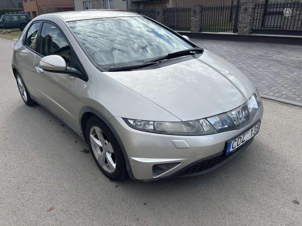 Grey Honda Civic 2006 in Siauliai, with an engine capacity of 1.80 L and mileage of 132 thousand km for 3000 €, photo 1 on AUTOMOTO.COM.LV