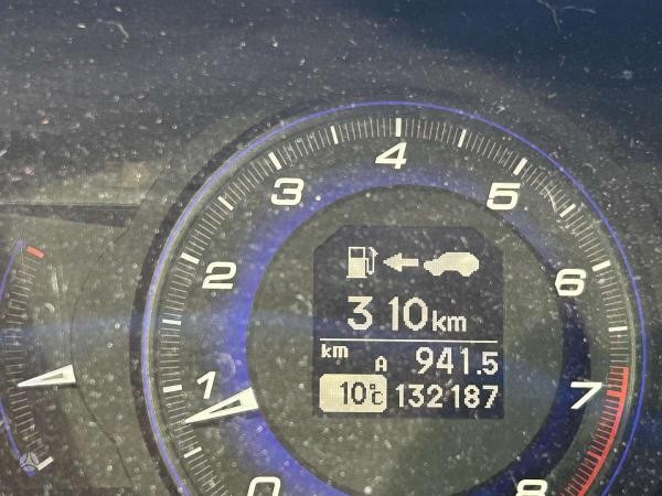 Grey Honda Civic 2006 in Siauliai, with an engine capacity of 1.80 L and mileage of 132 thousand km for 3000 €, photo 6 on AUTOMOTO.COM.LV