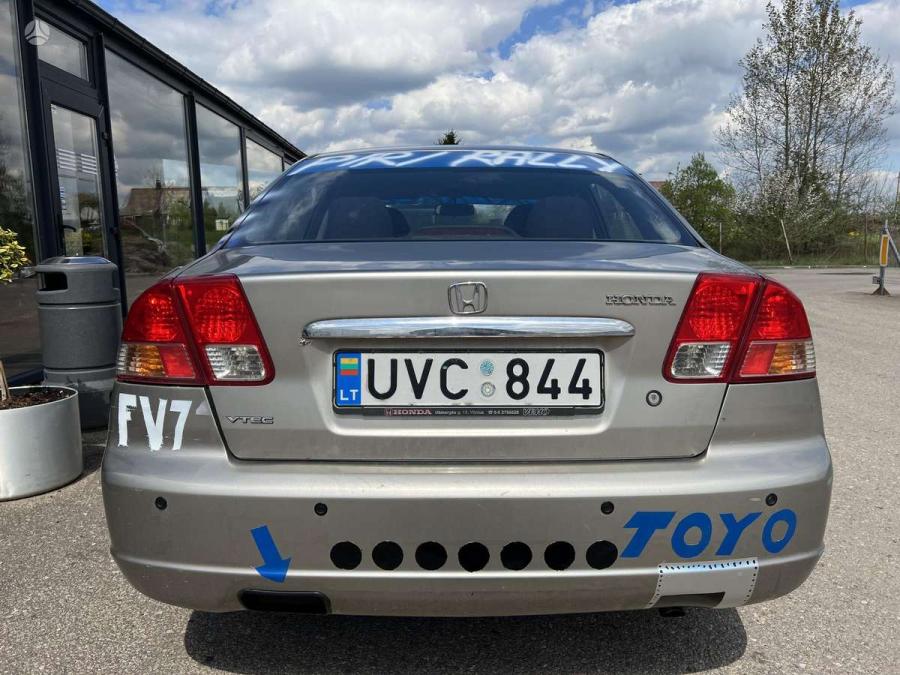 Pelēks Honda Civic 2003 Viļņa, ar dzinēja tilpumu 1.59 L un nobraukumu 140 tūkst. km par 400 €, foto 5 vietnē AUTOMOTO.COM.LV