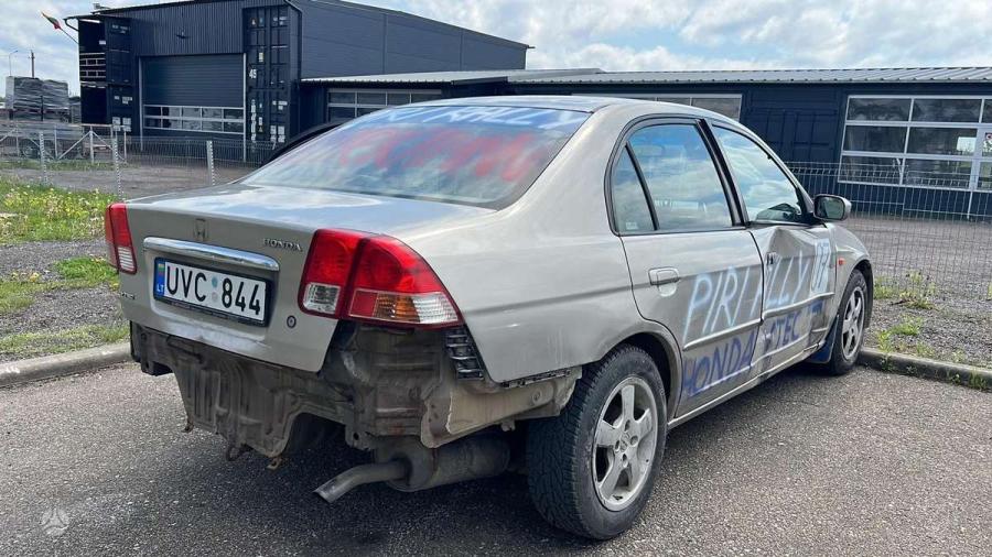 Pelēks Honda Civic 2003 Viļņa, ar dzinēja tilpumu 1.59 L un nobraukumu 140 tūkst. km par 400 €, foto 7 vietnē AUTOMOTO.COM.LV