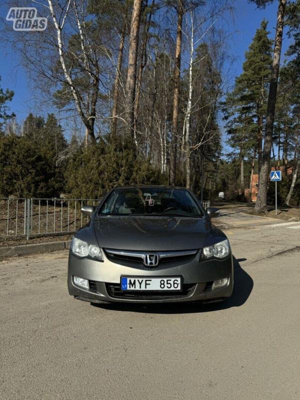 Grey Honda Civic 2006 in Visaginas, with an engine capacity of 1.30 L and mileage of 230 thousand km for 3000 €, photo 2 on AUTOMOTO.COM.LV