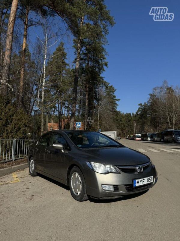 Grey Honda Civic 2006 in Visaginas, with an engine capacity of 1.30 L and mileage of 230 thousand km for 3000 €, photo 3 on AUTOMOTO.COM.LV