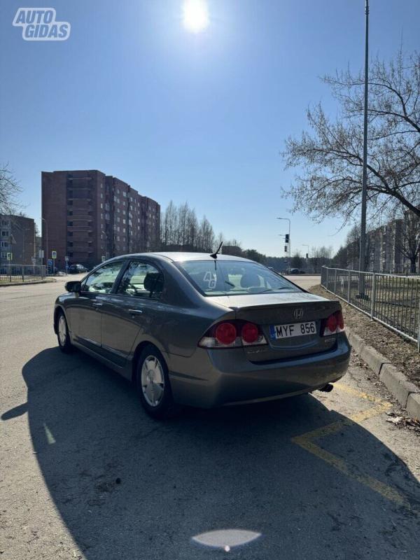 Grey Honda Civic 2006 in Visaginas, with an engine capacity of 1.30 L and mileage of 230 thousand km for 3000 €, photo 5 on AUTOMOTO.COM.LV