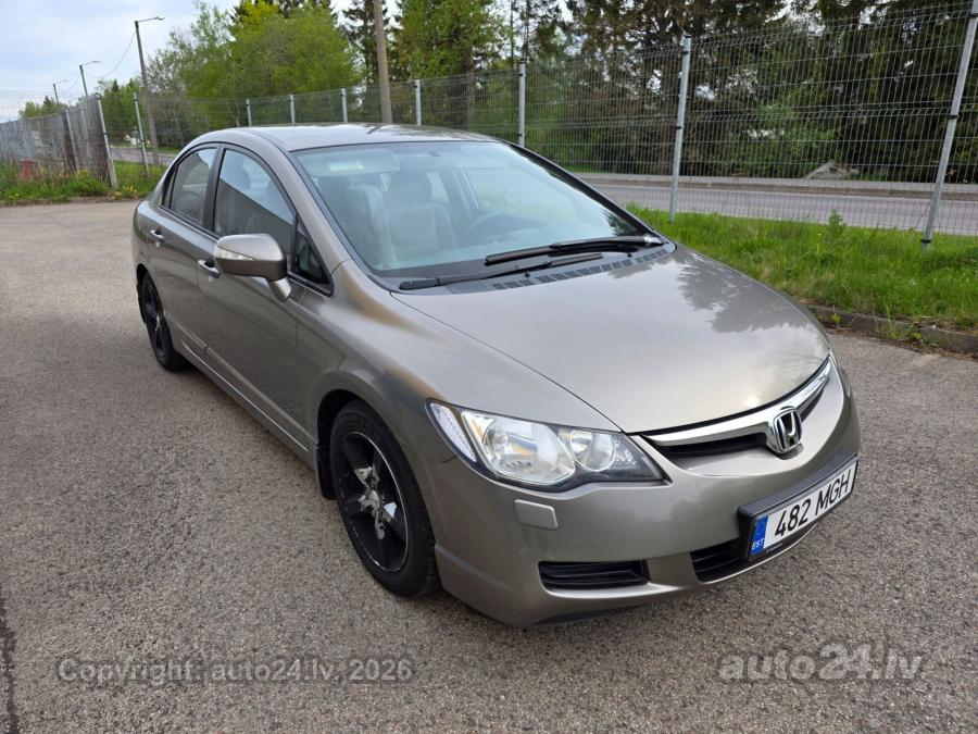 Серый Хонда Цивик 2006 в Таллин, объемом двигателя 1.80 л и пробегом 133 тыс. км за 3400 €, фото 3 на AUTOMOTO.COM.LV