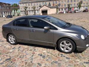 Grey Honda Civic 2006 in Liepaja, with an engine capacity of 1.80 L and mileage of 266 thousand km for 1950 €, photo 3 on AUTOMOTO.COM.LV
