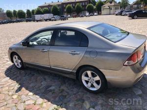 Grey Honda Civic 2006 in Liepaja, with an engine capacity of 1.80 L and mileage of 266 thousand km for 1950 €, photo 5 on AUTOMOTO.COM.LV
