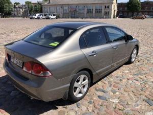 Grey Honda Civic 2006 in Liepaja, with an engine capacity of 1.80 L and mileage of 266 thousand km for 1950 €, photo 6 on AUTOMOTO.COM.LV
