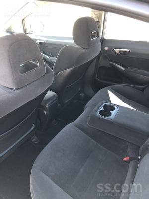 Grey Honda Civic 2006 in Liepaja, with an engine capacity of 1.80 L and mileage of 266 thousand km for 1950 €, photo 11 on AUTOMOTO.COM.LV