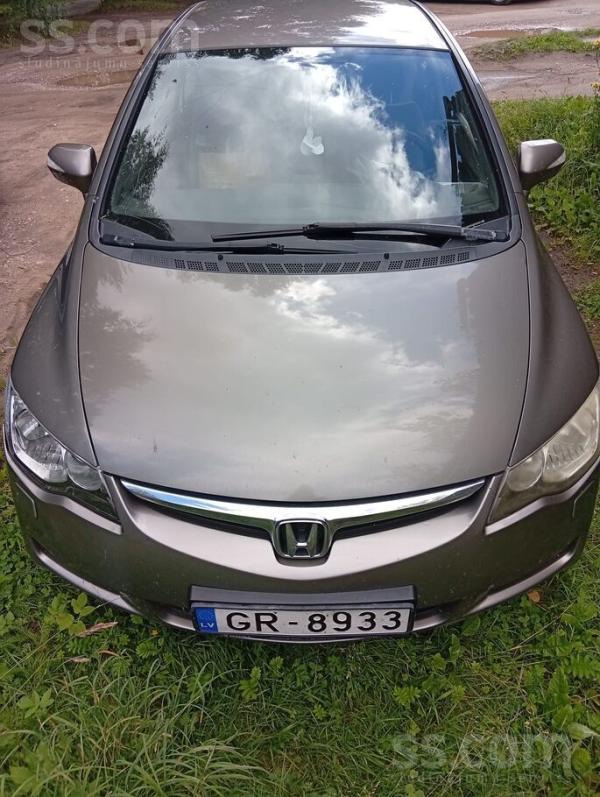 Pelēks Honda Civic 2006 Kuldīga, ar dzinēja tilpumu 1.80 L un nobraukumu 26 tūkst. km par 500 €, foto 1 vietnē AUTOMOTO.COM.LV