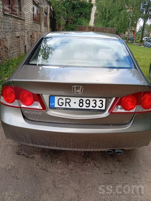 Pelēks Honda Civic 2006 Kuldīga, ar dzinēja tilpumu 1.80 L un nobraukumu 26 tūkst. km par 500 €, foto 2 vietnē AUTOMOTO.COM.LV