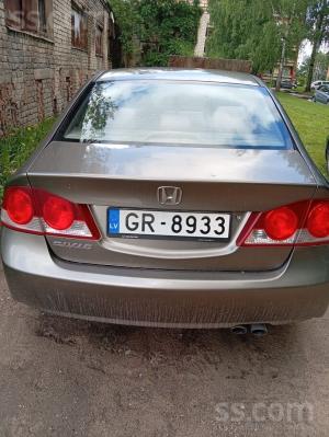 Grey Honda Civic 2006 in Kuldiga, with an engine capacity of 1.80 L and mileage of 26 thousand km for 500 €, photo 3 on AUTOMOTO.COM.LV