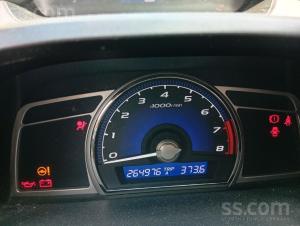 Grey Honda Civic 2006 in Kuldiga, with an engine capacity of 1.80 L and mileage of 26 thousand km for 500 €, photo 6 on AUTOMOTO.COM.LV