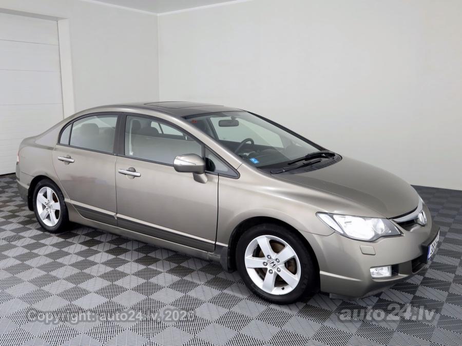 Pelēks Honda Civic 2006 Tallina, ar dzinēja tilpumu 1.80 L un nobraukumu 79 tūkst. km par 2699 €, foto 1 vietnē AUTOMOTO.COM.LV