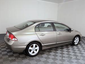 Pelēks Honda Civic 2006 Tallina, ar dzinēja tilpumu 1.80 L un nobraukumu 79 tūkst. km par 2699 €, foto 4 vietnē AUTOMOTO.COM.LV