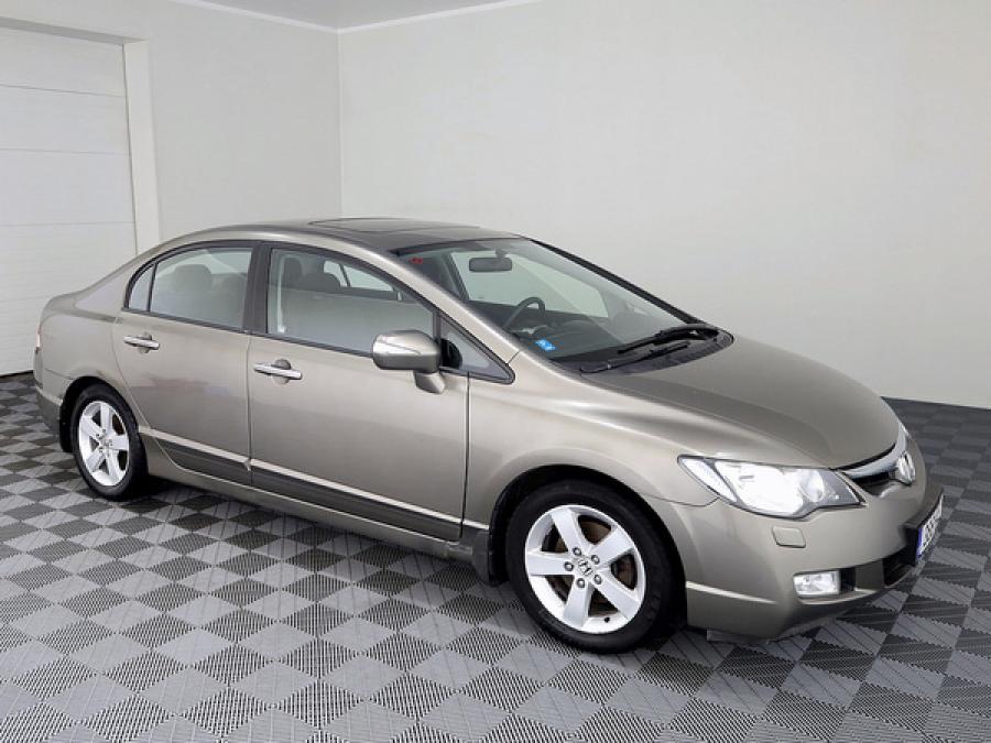 Pelēks Honda Civic 2006 Tallina, ar dzinēja tilpumu 1.80 L un nobraukumu 79 tūkst. km par 2699 €, foto 1 vietnē AUTOMOTO.COM.LV