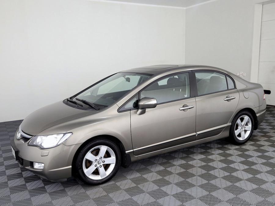 Pelēks Honda Civic 2006 Tallina, ar dzinēja tilpumu 1.80 L un nobraukumu 79 tūkst. km par 2699 €, foto 3 vietnē AUTOMOTO.COM.LV