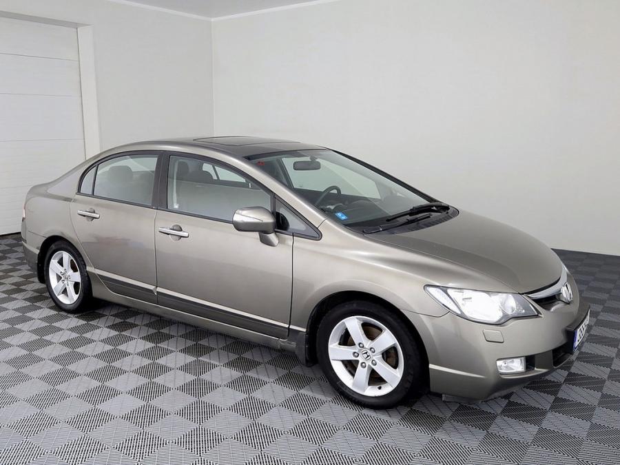 Pelēks Honda Civic 2006 Tallina, ar dzinēja tilpumu 1.80 L un nobraukumu 79 tūkst. km par 2699 €, foto 9 vietnē AUTOMOTO.COM.LV