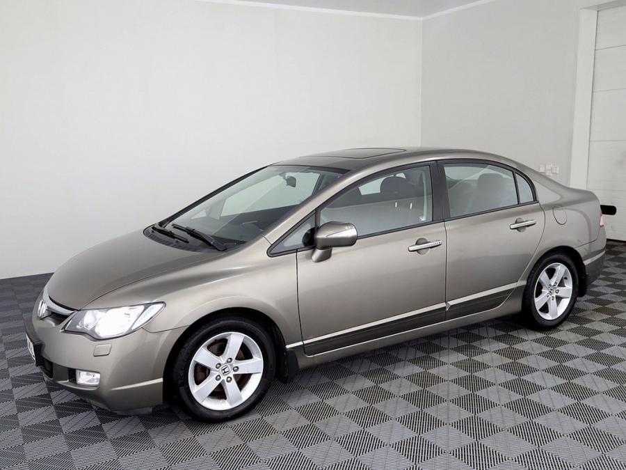Pelēks Honda Civic 2006 Tallina, ar dzinēja tilpumu 1.80 L un nobraukumu 79 tūkst. km par 2699 €, foto 10 vietnē AUTOMOTO.COM.LV