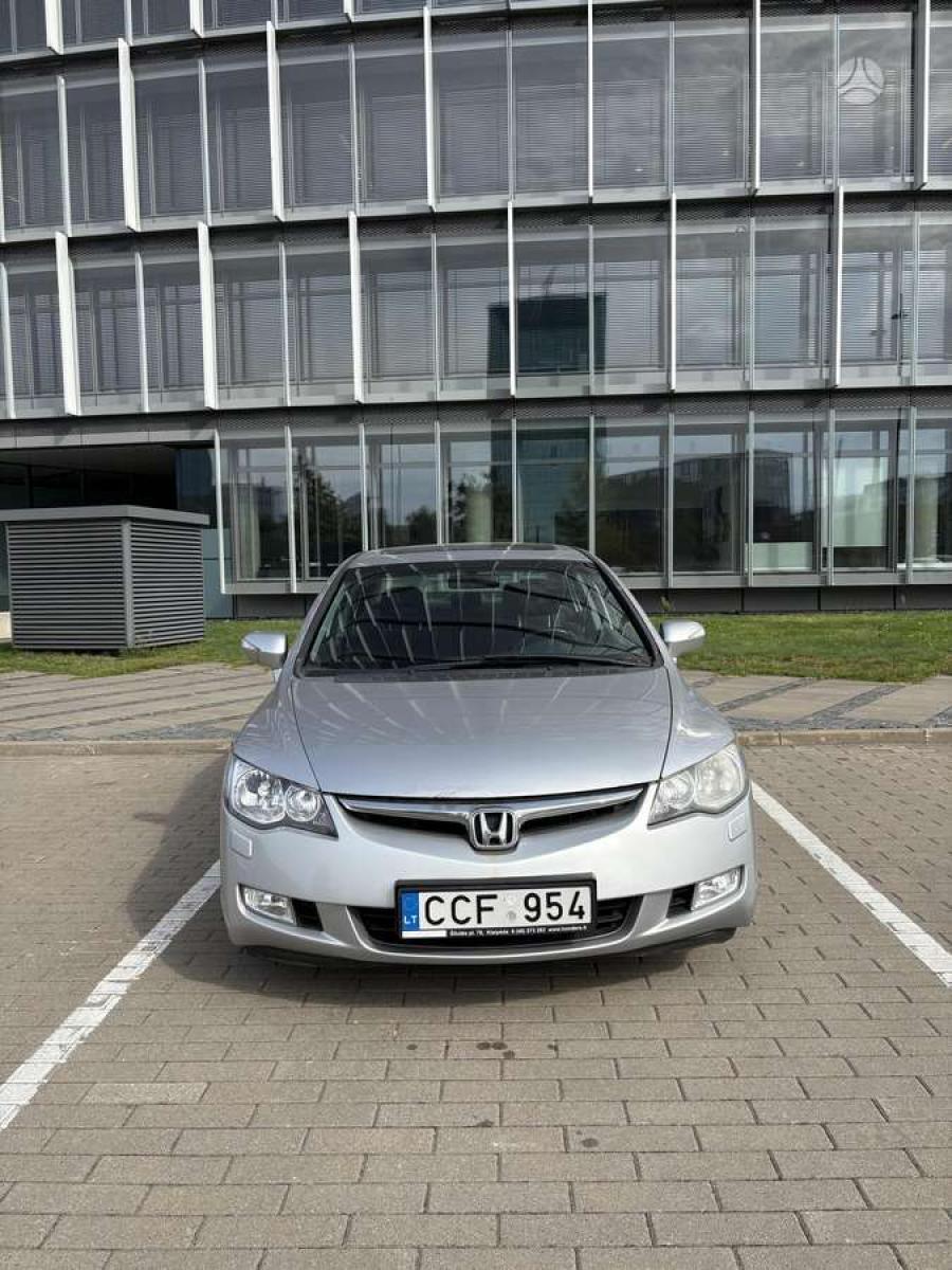Pelēks Honda Civic 2006 Viļņa, ar dzinēja tilpumu 1.80 L un nobraukumu 239 tūkst. km par 2050 €, foto 4 vietnē AUTOMOTO.COM.LV